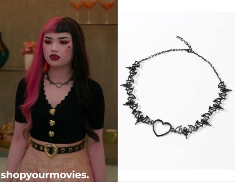 Monster High 2: Draculaura’s Bats and Heart Necklace | Shopyourmovies